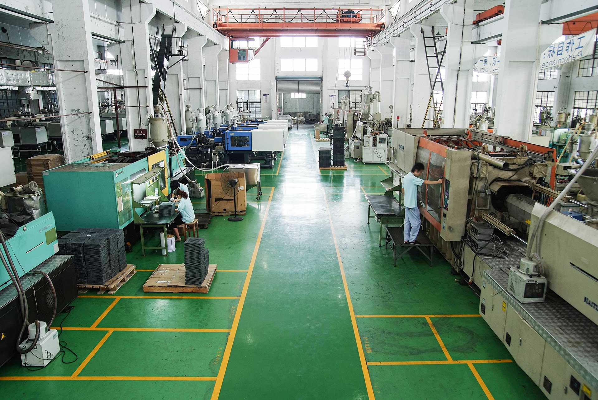 Injection Molding Manufacturing Services - Custom Plastic Parts - AMS