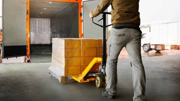 Transloading for Shipping: What It Is and Why It’s Used in Logistics